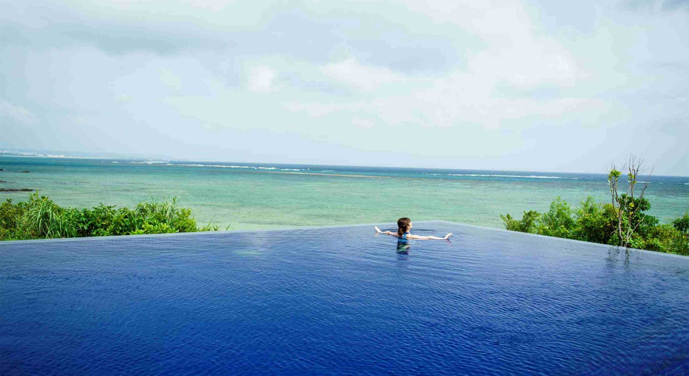 INFINITY POOL | THE HIRAMATSU HOTELS & RESORTS GINOZA Official Website